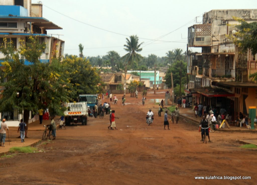 Pelo leste do sul de África: 1 Abril - Nampula - Angoche - Nampula