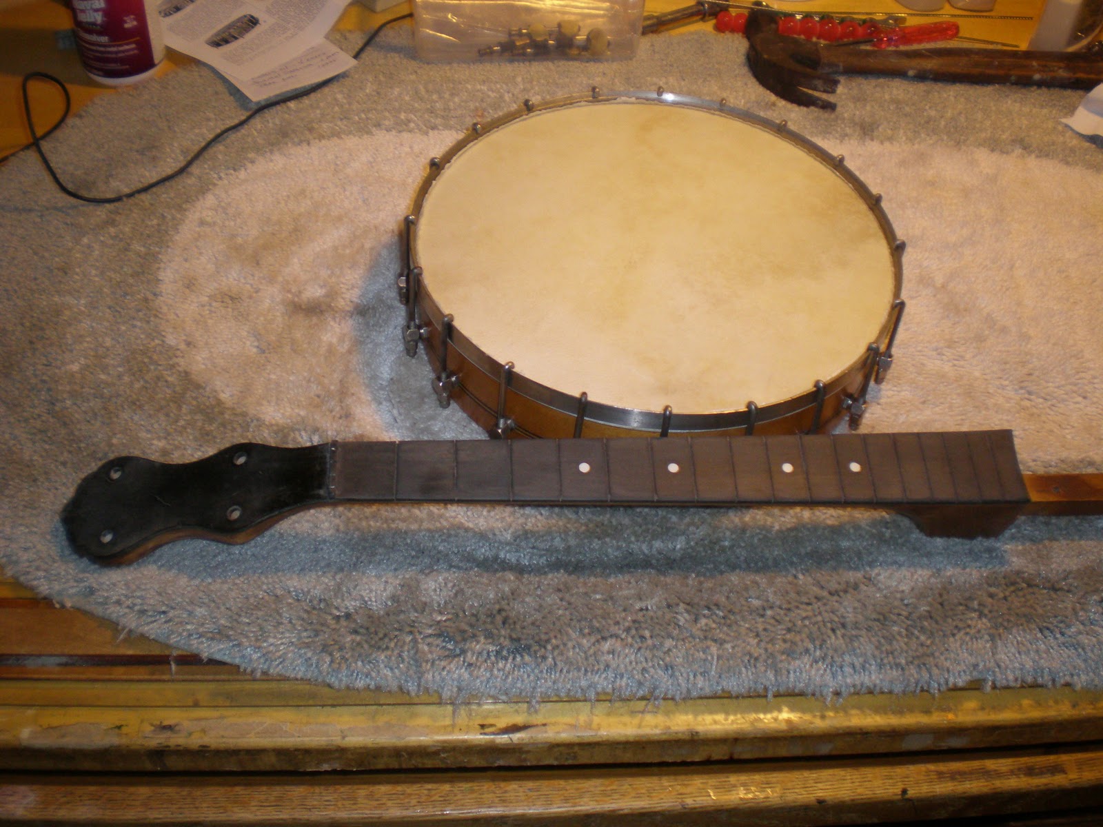 Broken Wing Guitar: Banjo Head