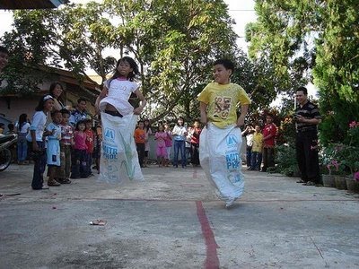 Traditional games: Balap Karung