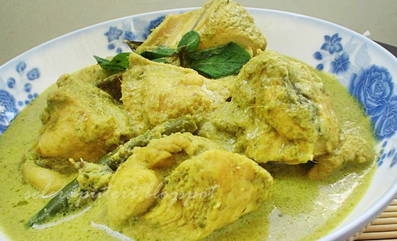 Kari Ayam Hijau Thai - Singgahsana Kitchen