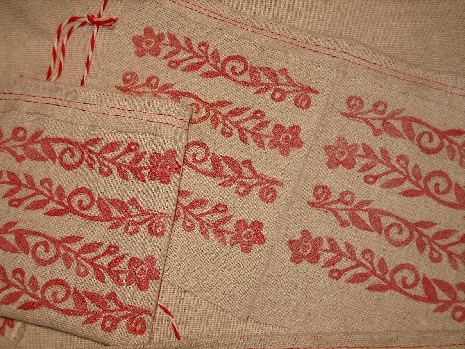 polkadotponie: Hand-Stamped Fabric