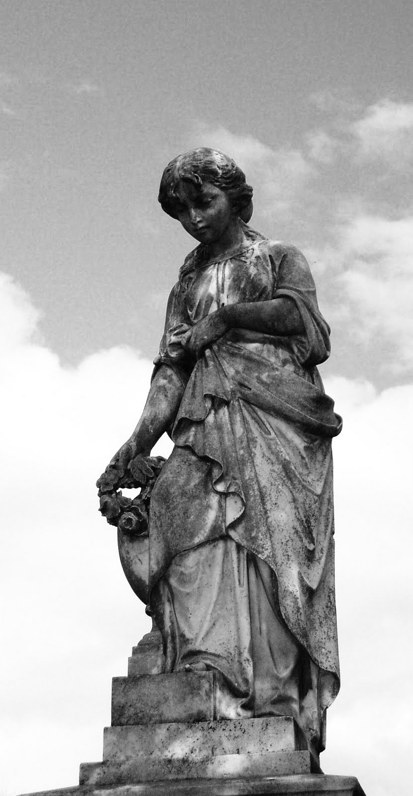 Go Mbeire An Diabhal Leis Thú!: Ross Bay Cult