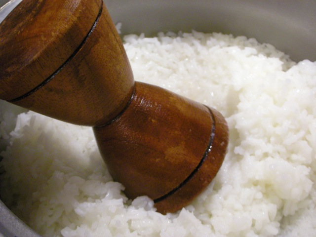 BetumiBlog: Recipe #52: Rice balls (omo tuo), white and brown, large ...