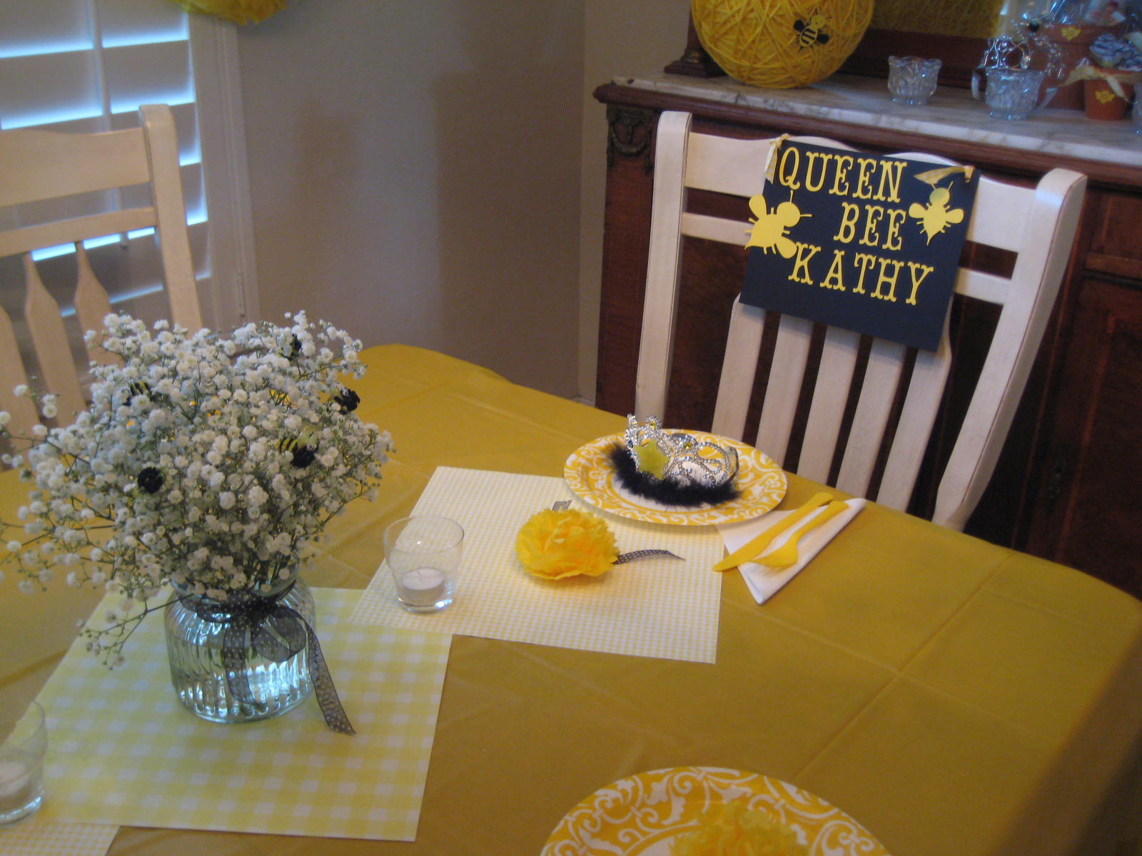 Creative Party Ideas by Cheryl: Queen Bee Birthday Party