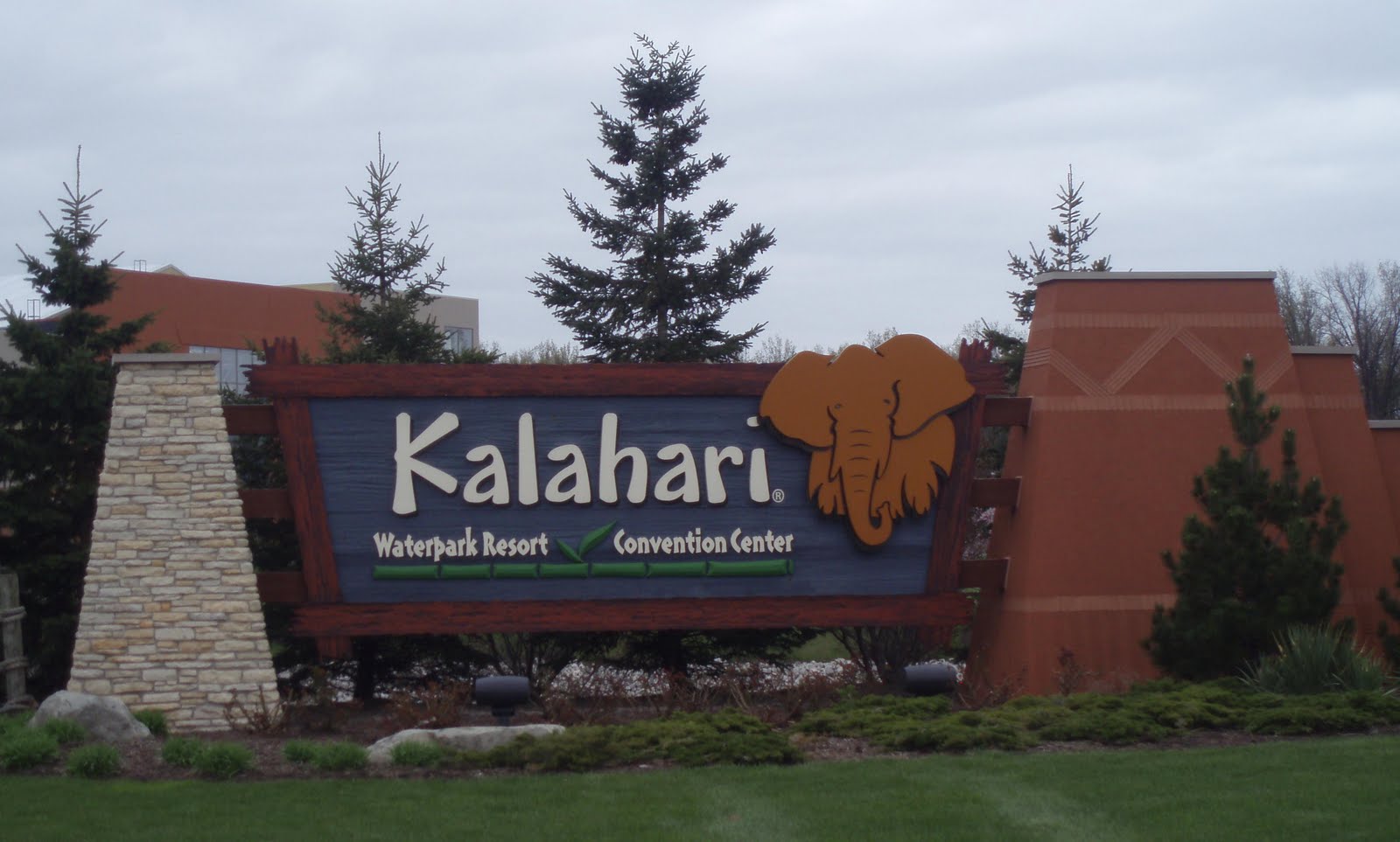 An American Girl's Travels: Girls' Weekend Getaway- Kalahari Waterpark ...