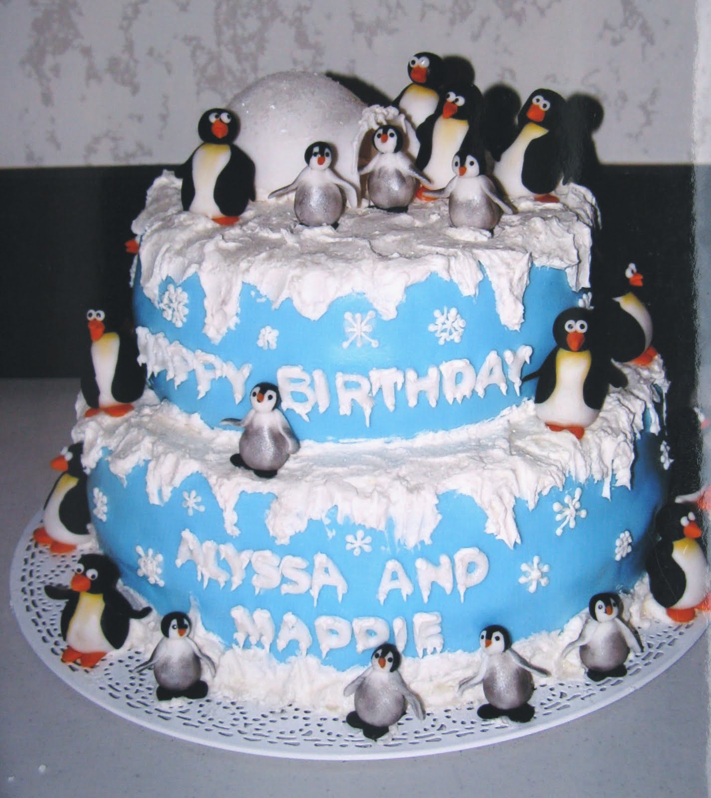 Sweet Dreams Cake Design: Happy Feet penguins!