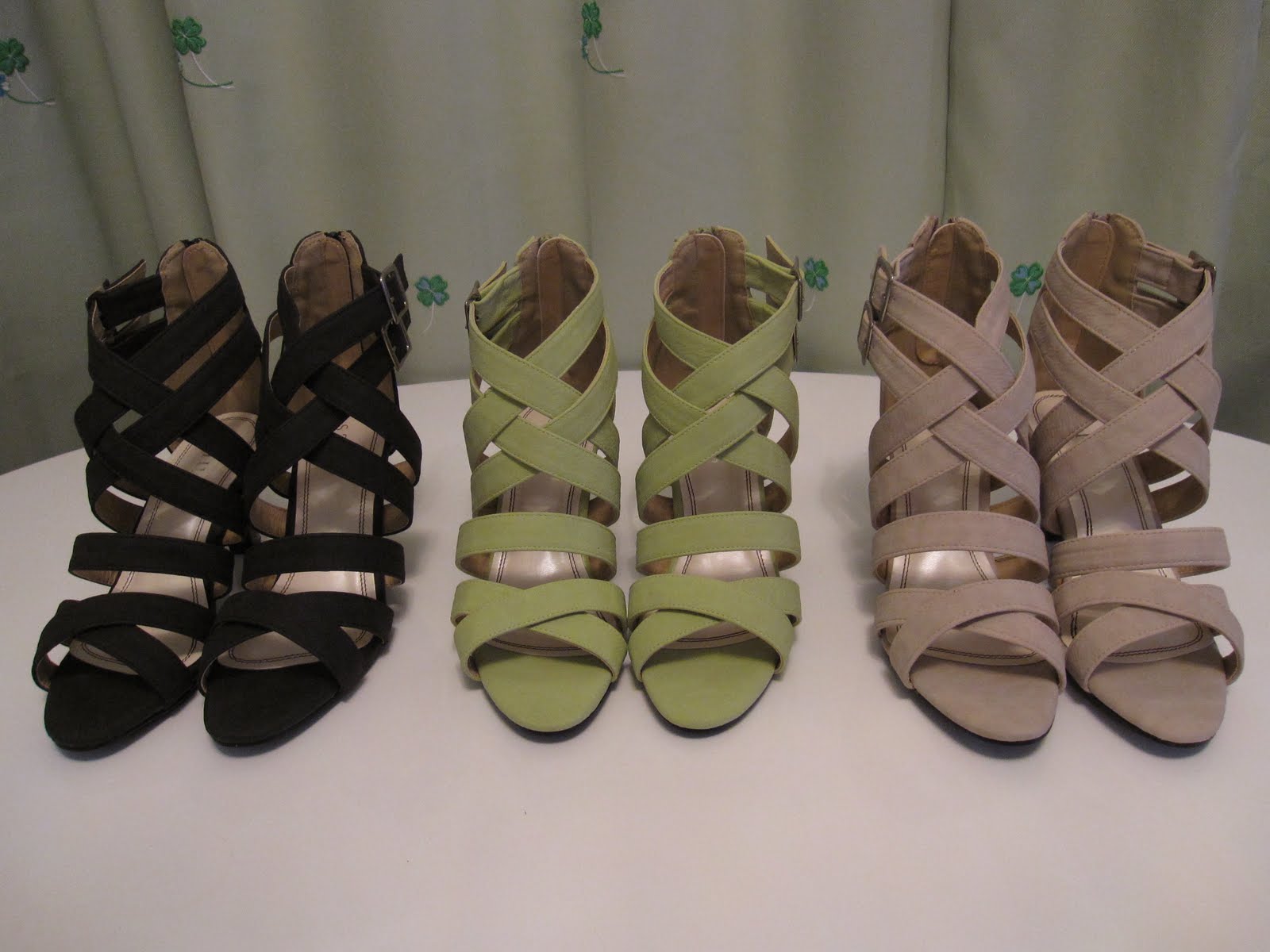 CAR's Closet (CAR = Carmana + Aki + Rex): 花花鞋 & 羅馬鞋實物相