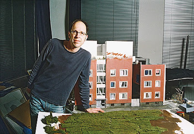 GALLERY O: FRANK KUNERT - SMALL WORLDS