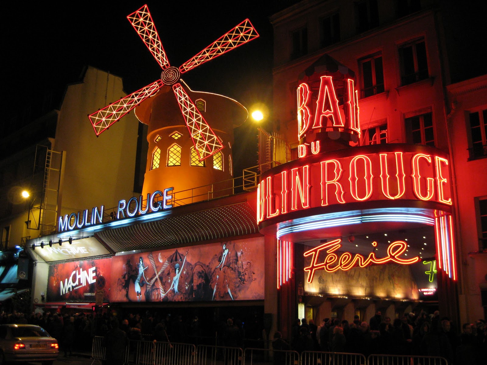 Coco à Bruxelles: Signals being sent from...the Moulin Rouge??