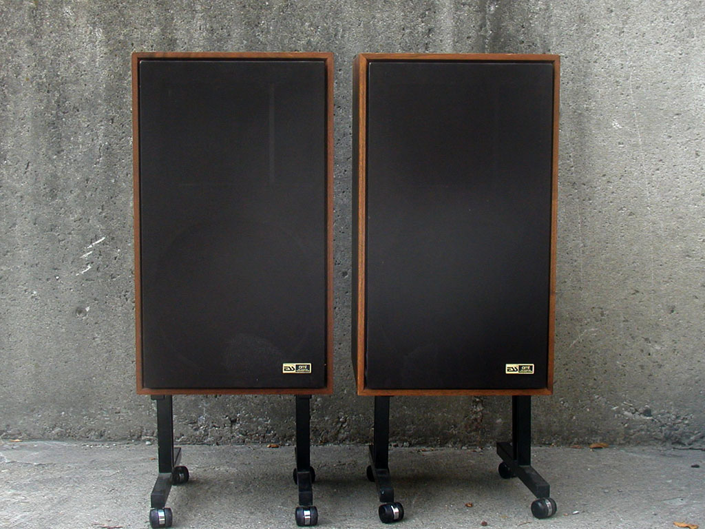 SEVENTIES STEREO: ESS AMT-1B photos.