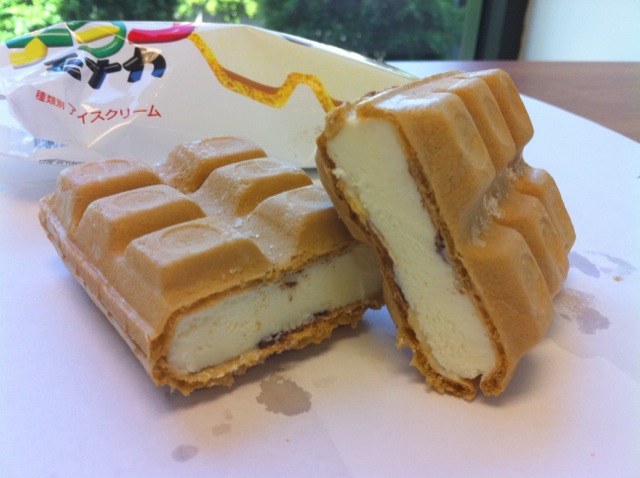 Triple Scoop Desserts: Daisen Choco Monaka