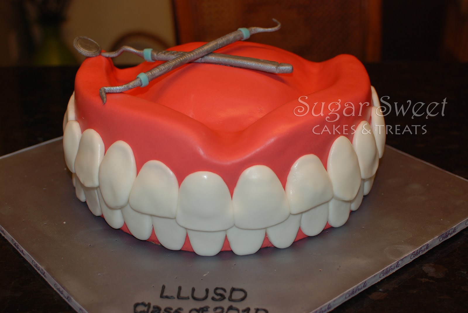 Sugar Sweet Cakes and Treats: Recipe: Marshmallow Fondant (MMF)