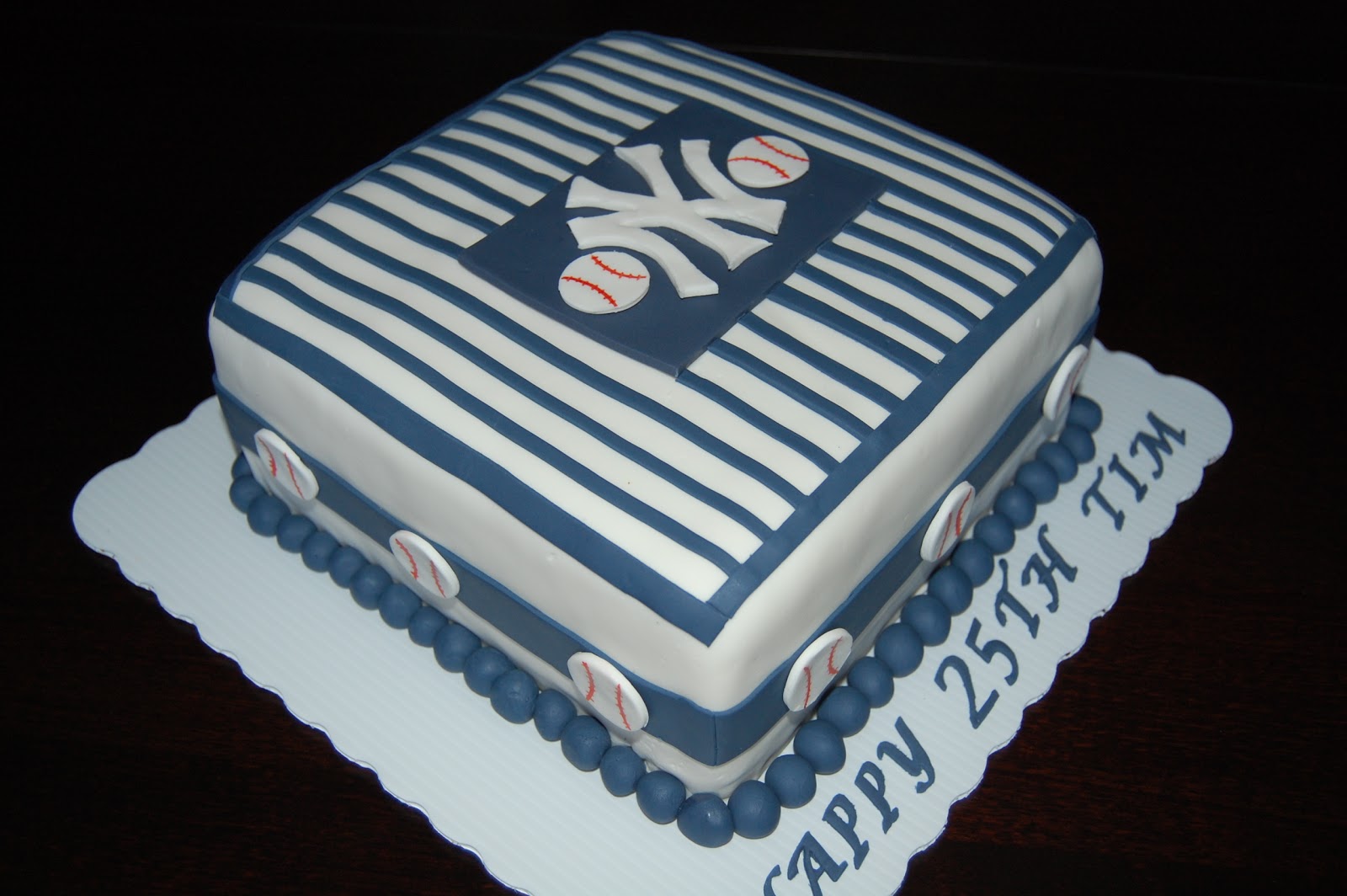 CUSTOMISED CAKES BY JEN: ny yankees cake