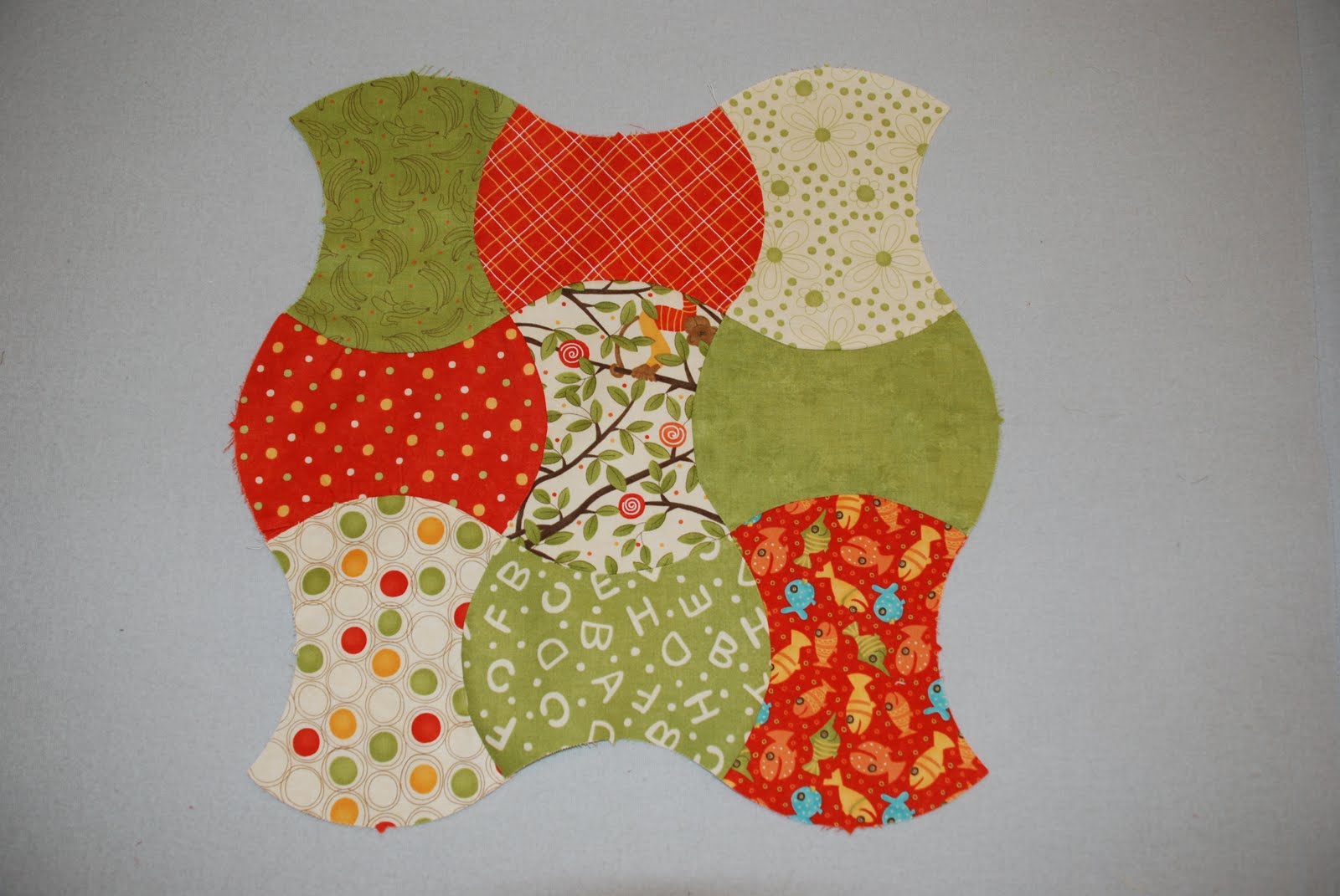 Spun Sugar Quilts: Apple Core Table Runner Tutorial using the GO! Cutter