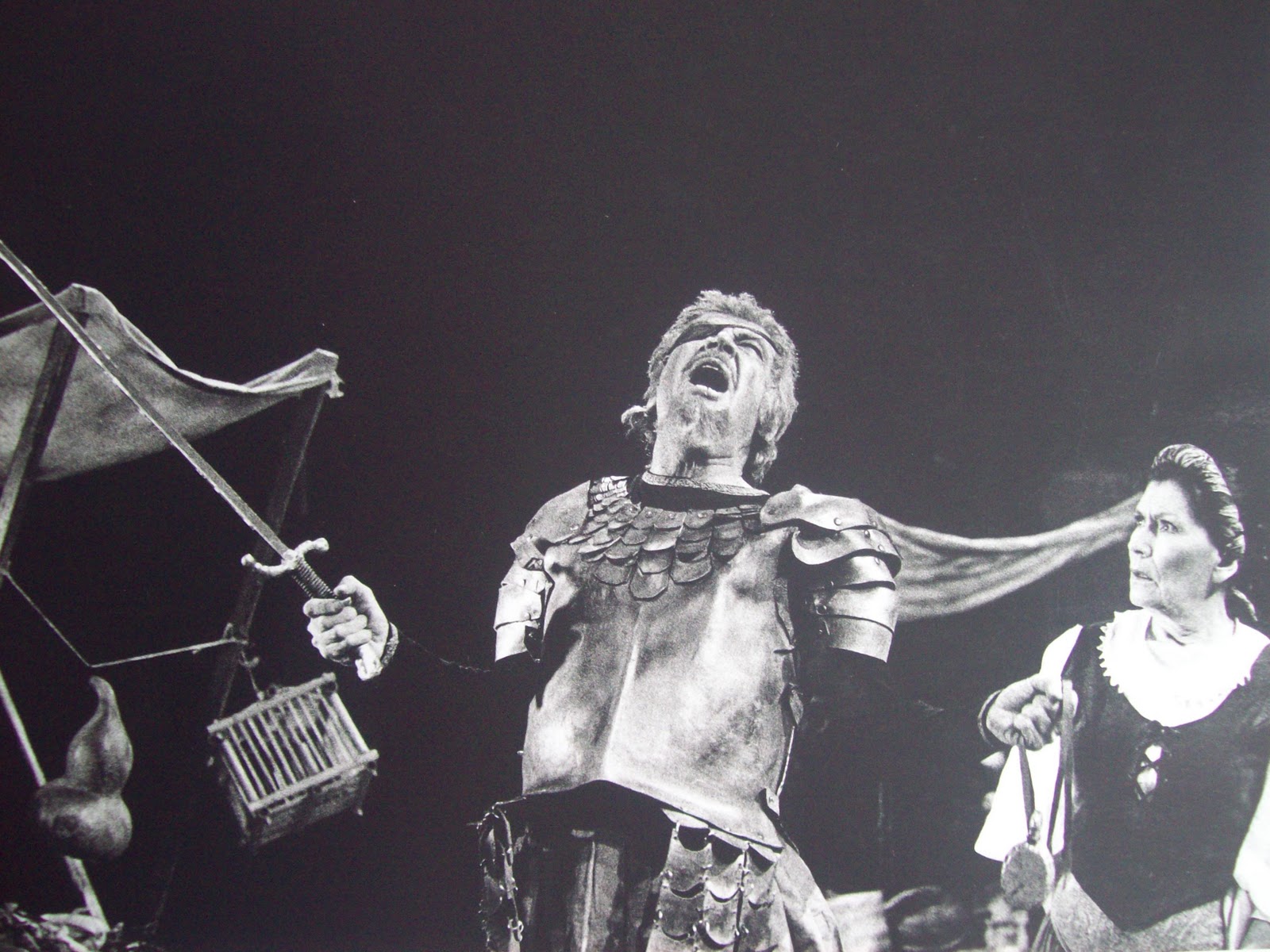 Literatura y Mundo Maya: El Actor Claudio Obregón