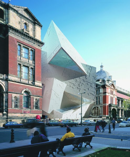 Xây Dựng: Daniel Libeskind