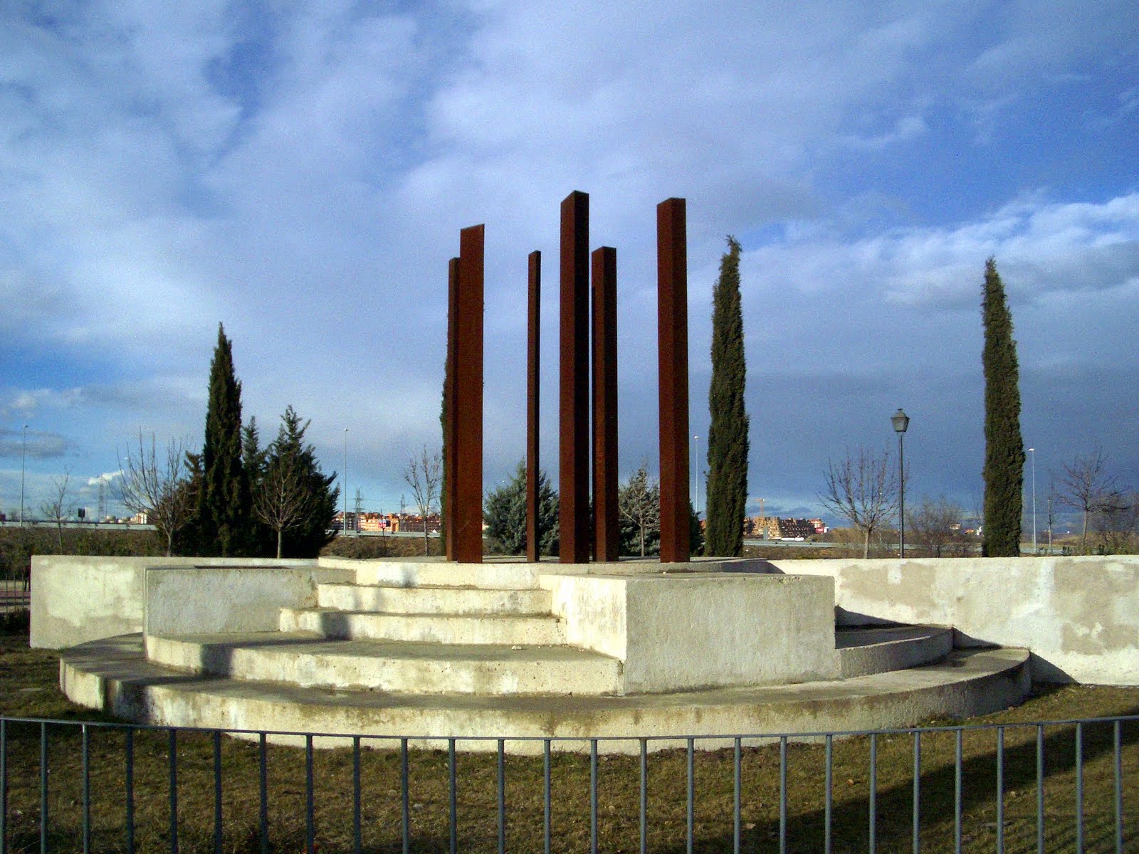 La Concordia de Valdebernardo-Vicálvaro: La fuente del Parque de la ...