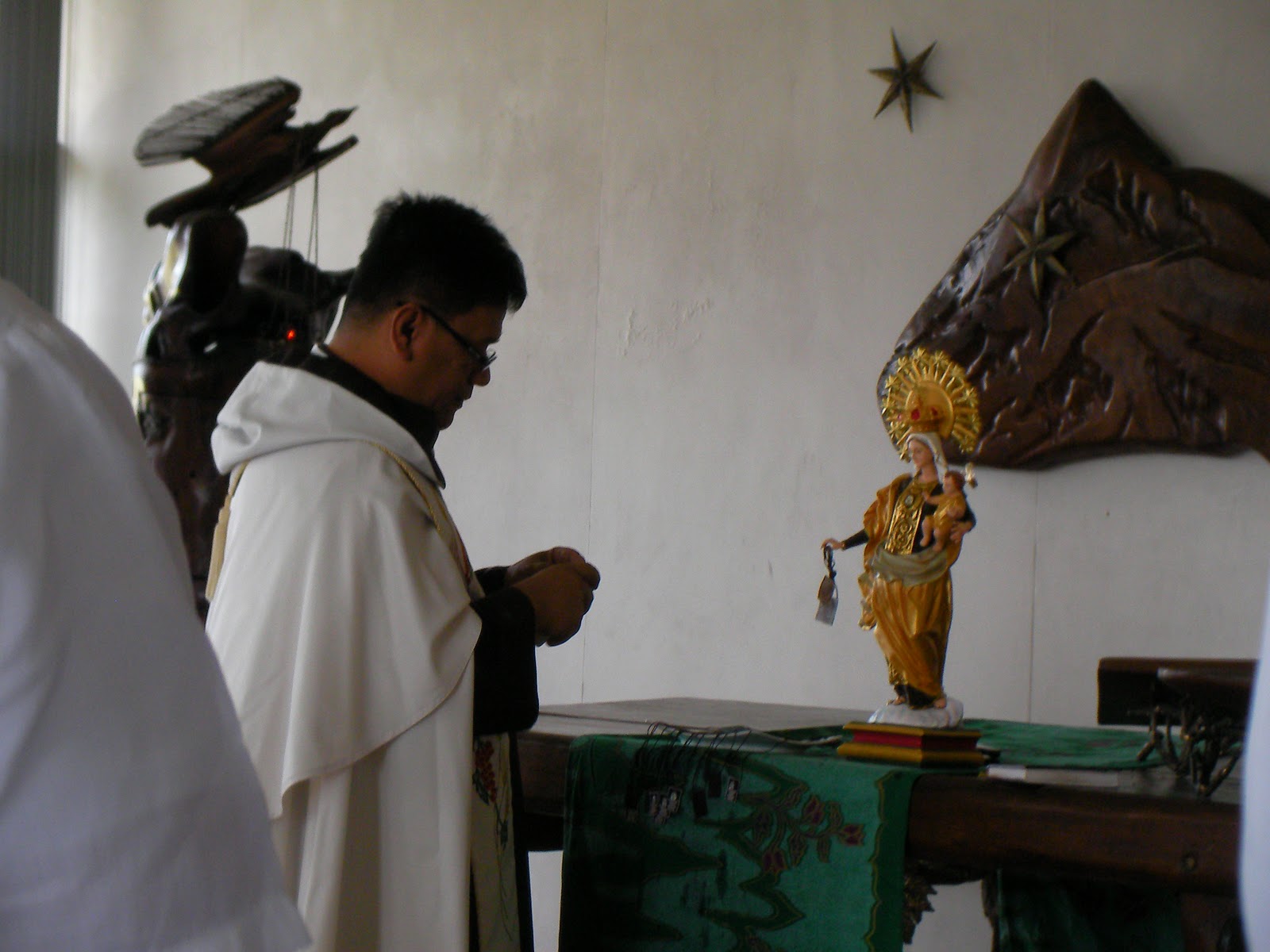 TOC Philippines: Signing of the Contract for the "Flos Carmeli" House ...