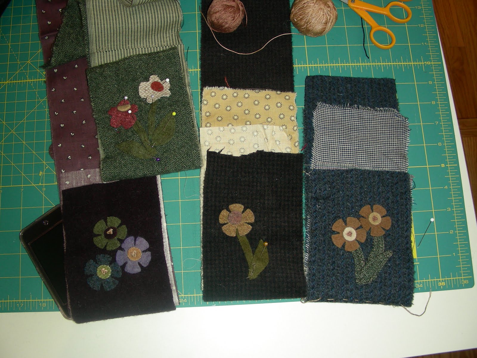 Penny Rugs and More: iPod Penny Purse