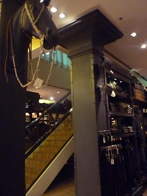 Avenida Alvear: Apertura de la tienda Cardón / Cultura del Vestir