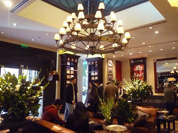 Avenida Alvear: Apertura de la tienda Cardón / Cultura del Vestir