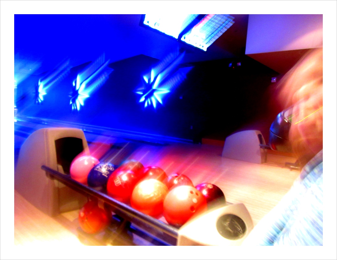 PSYCHEDELIC BOWLING PHOTOS ~ Popthomology