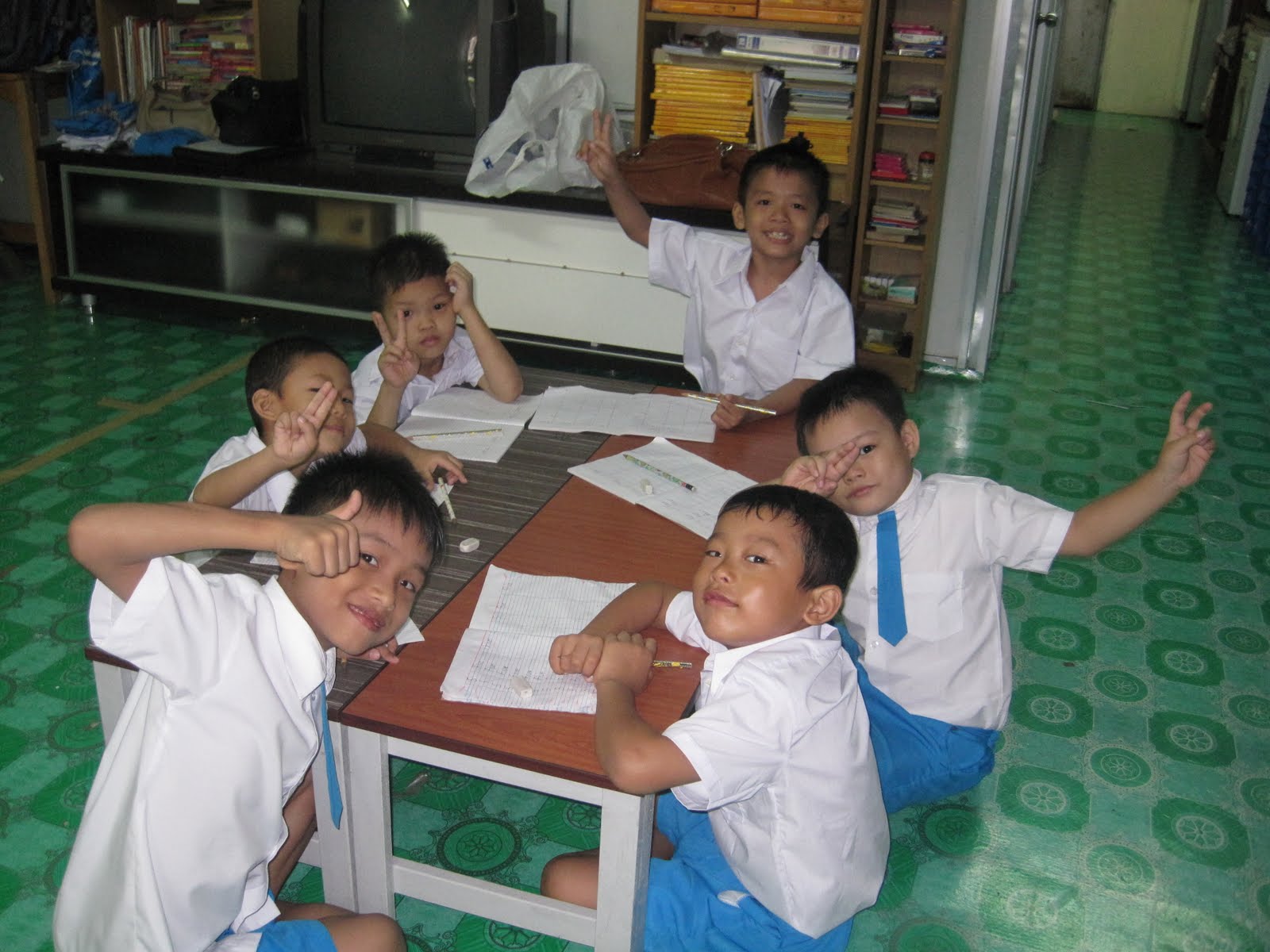 My Beautiful Myanmar: Students Get New Uniforms