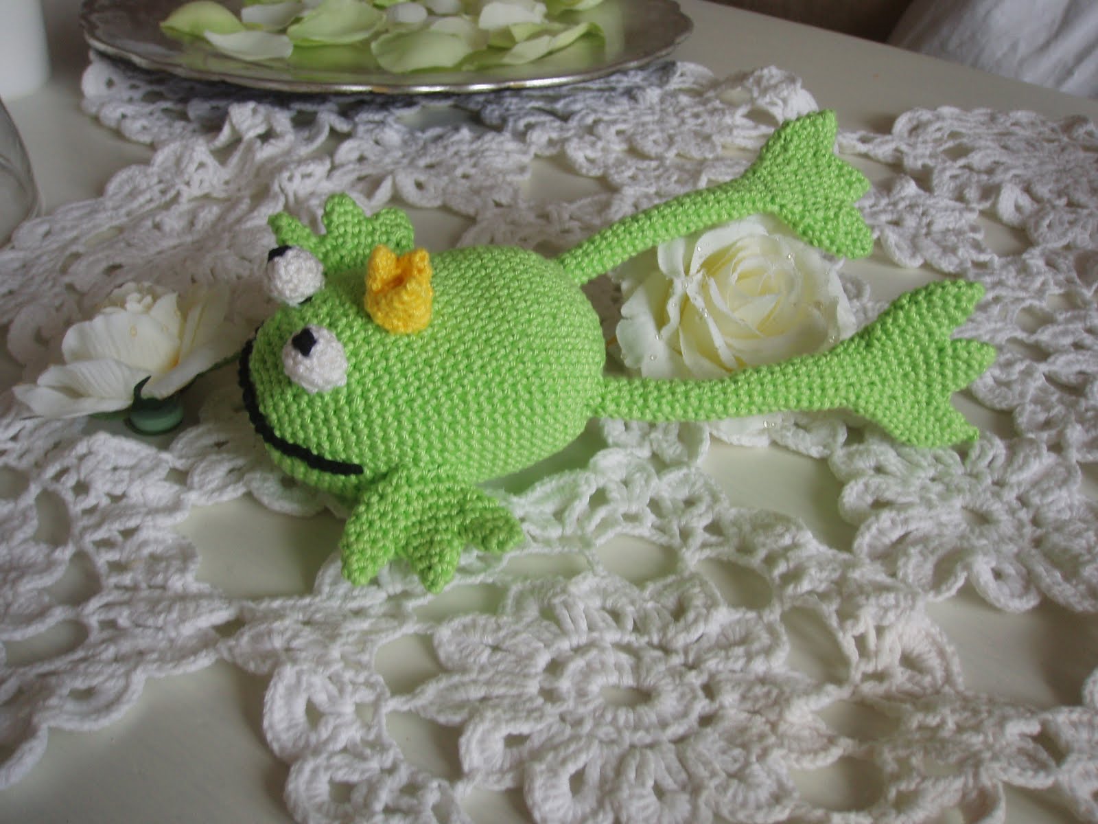 Den rosa bakelsen: Virkad groda