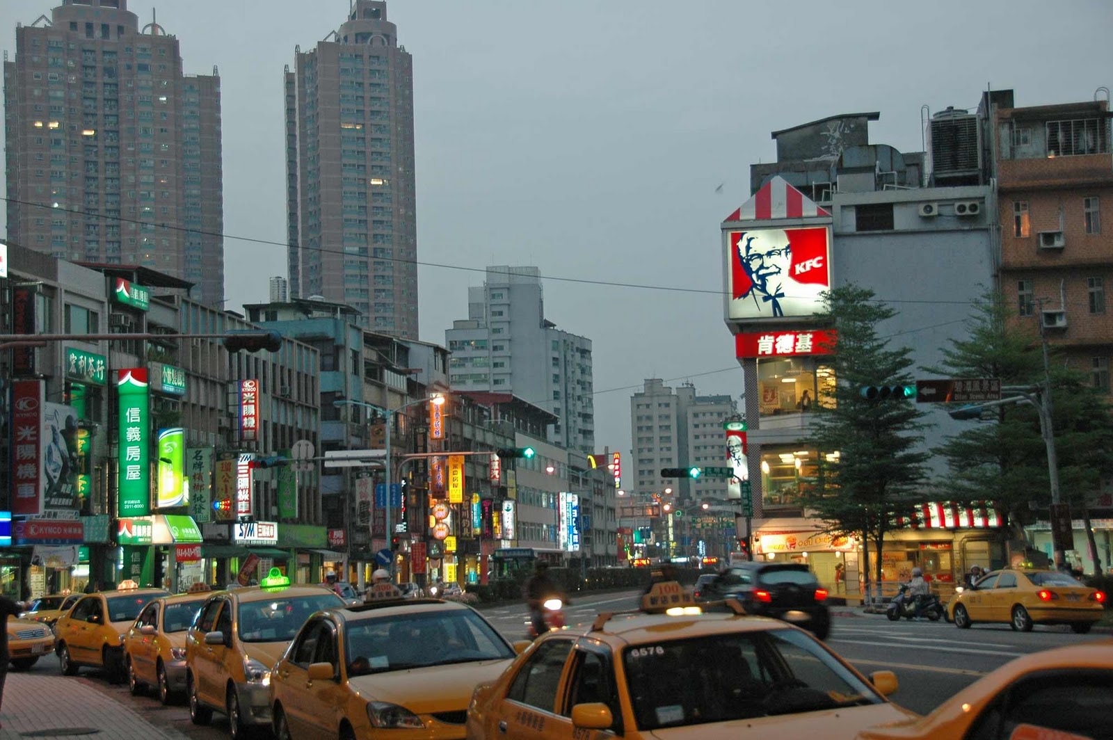 INFLATED REALITY: Da Shan Wu Jia Restaurant - Taipei