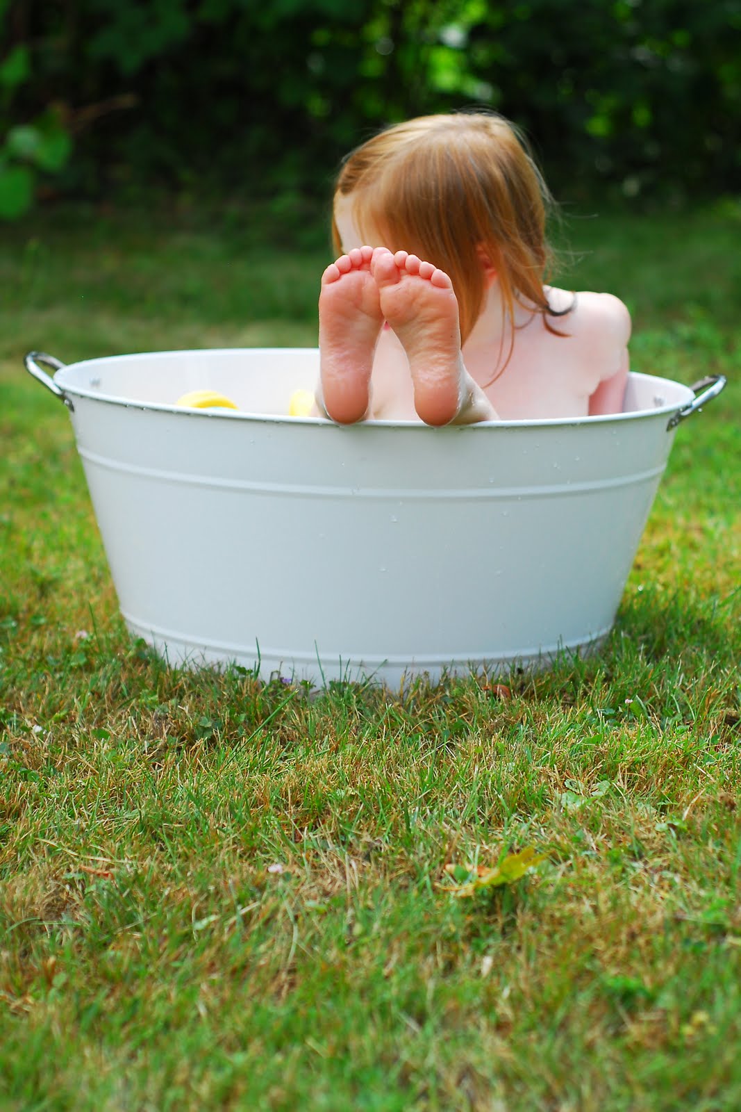 A Giggle A Day...: Rub-A-Dub-Dub: Little Girl In The Tub
