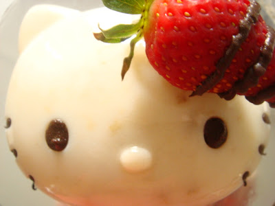 Sweetheart Patisserie: Hello Kitty Custard Pudding