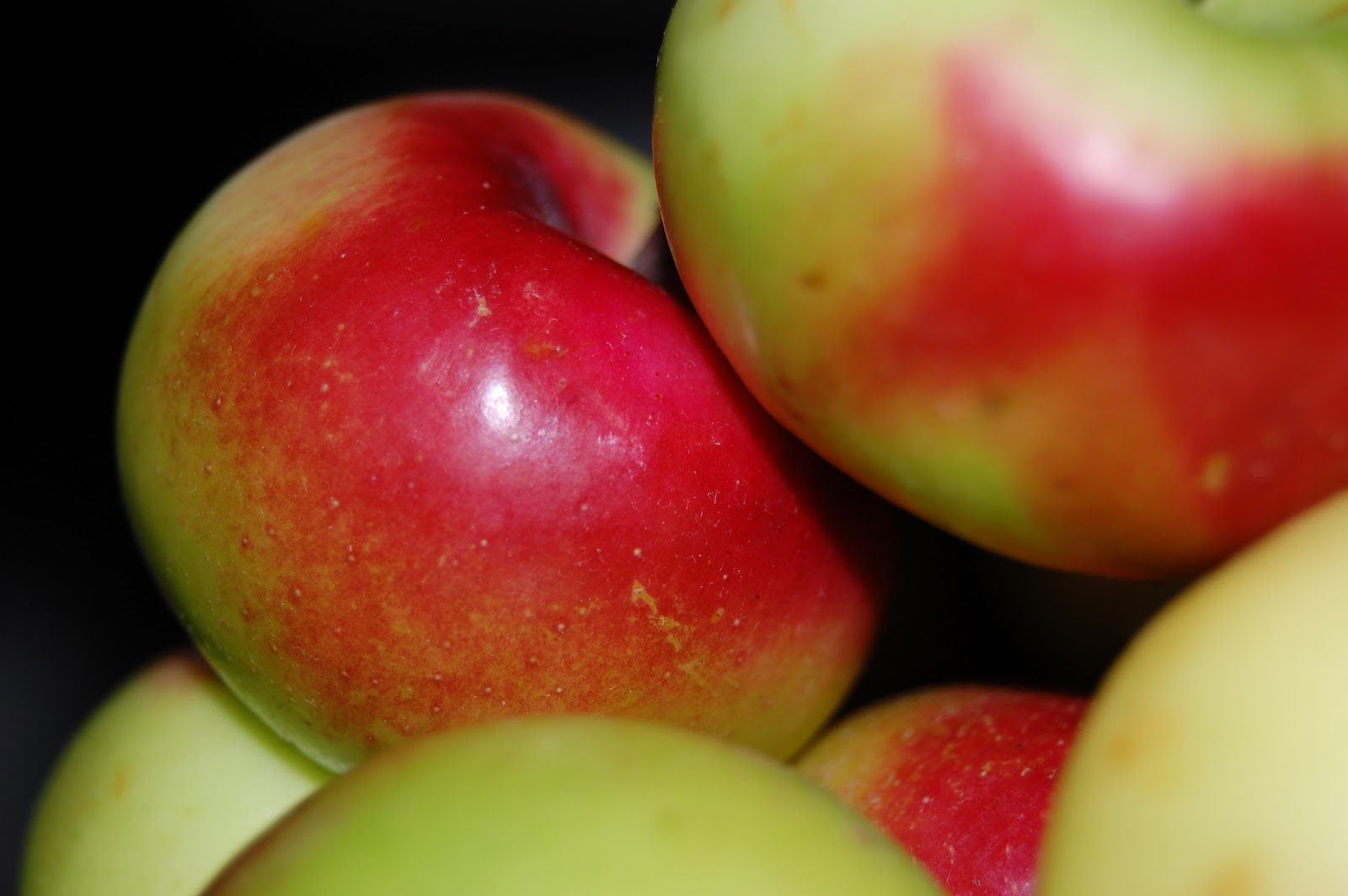 Scratch.Love: Simple Pleasures: Miniature Lady Apples