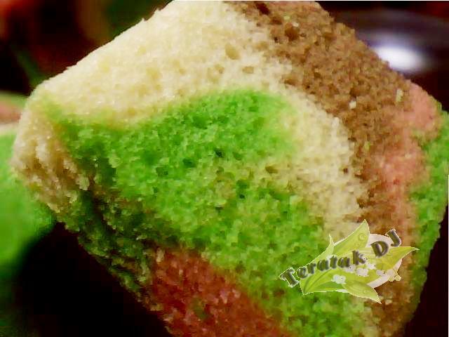 DapurKu SaYang: Kek Kukus 3 Rasa