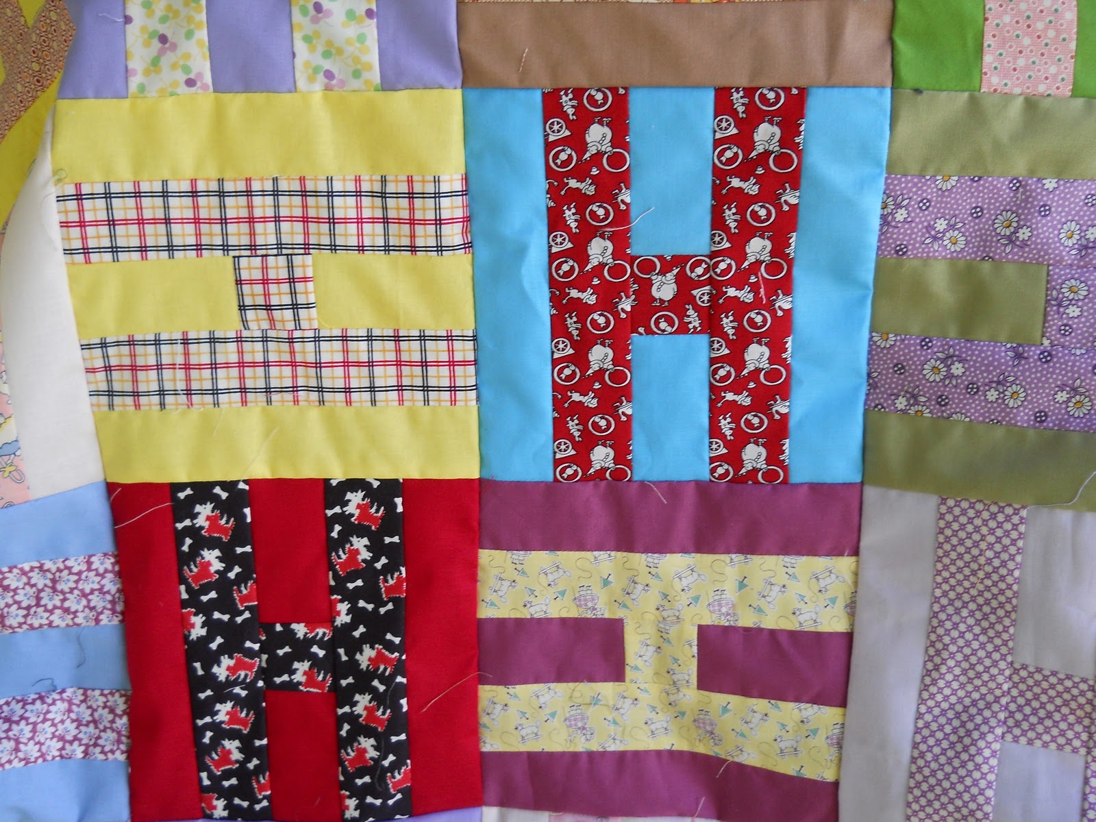 klein meisje quilts: progress on the H quilts