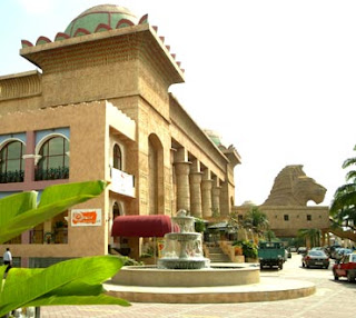 KELANA JAYA LRT PUTRA: Sunway Pyramid, Resort Hotel & Lagoon