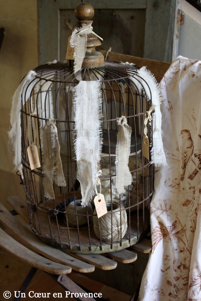Un Coeur en Provence: Dentelles et rubans de lin