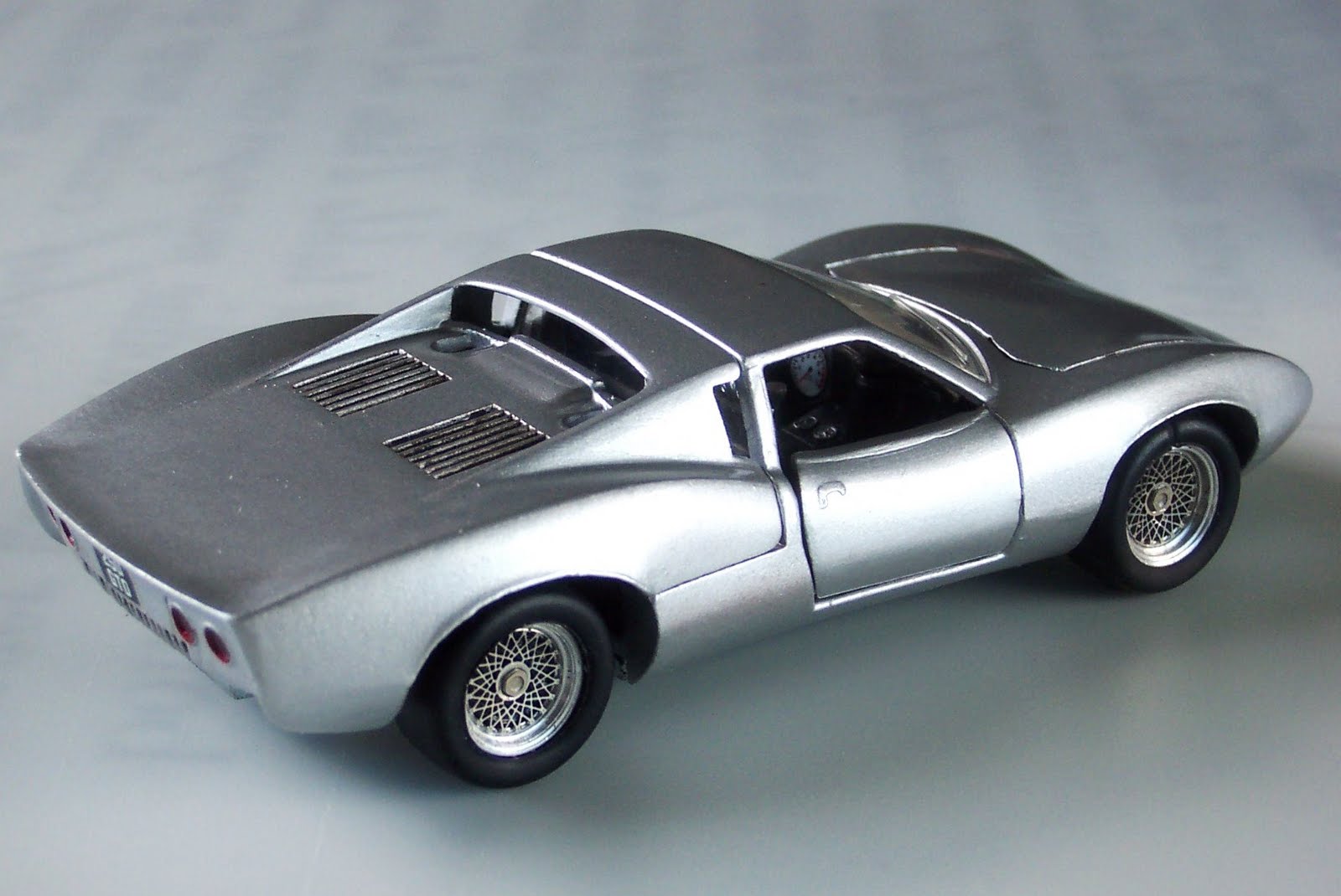 1/43 Concept cars: Chevrolet Corvette Astro II