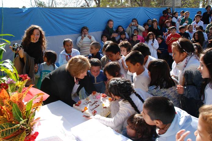 MUNICIPALIDAD DE SAN ISIDRO - PRENSA: LA ESCUELA 25 CELEBRÓ SUS BODAS ...