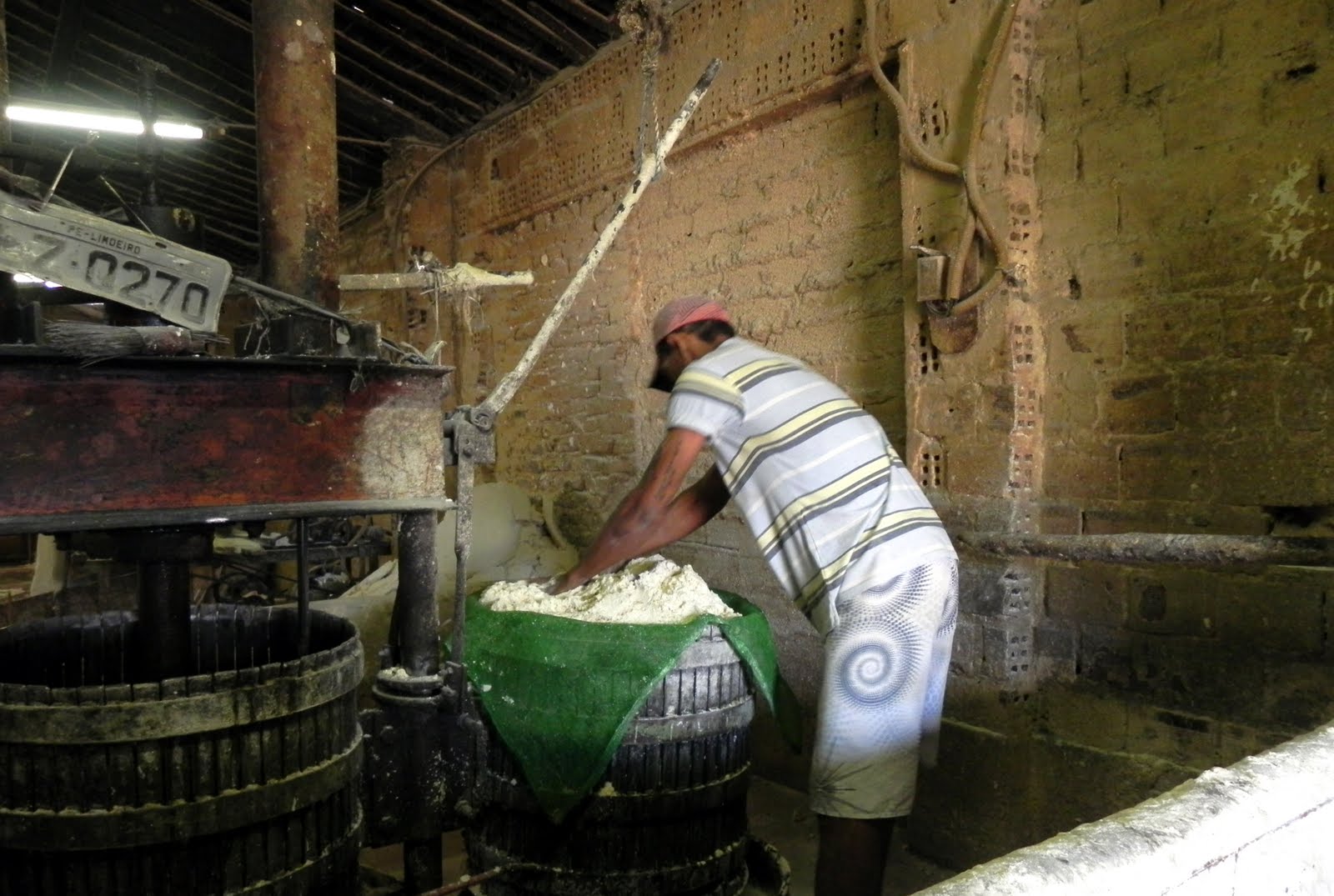 Cozinhar com Cultura: Cooking in Brazil: Behind the Scenes: Farinha de ...