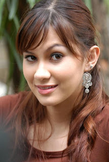 Tata Indonesian Singer Pretty and Sexy