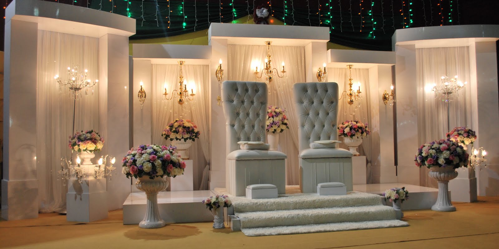 www.rnwedding.com: Executive Modern Classic Pelamin (VIP) In White