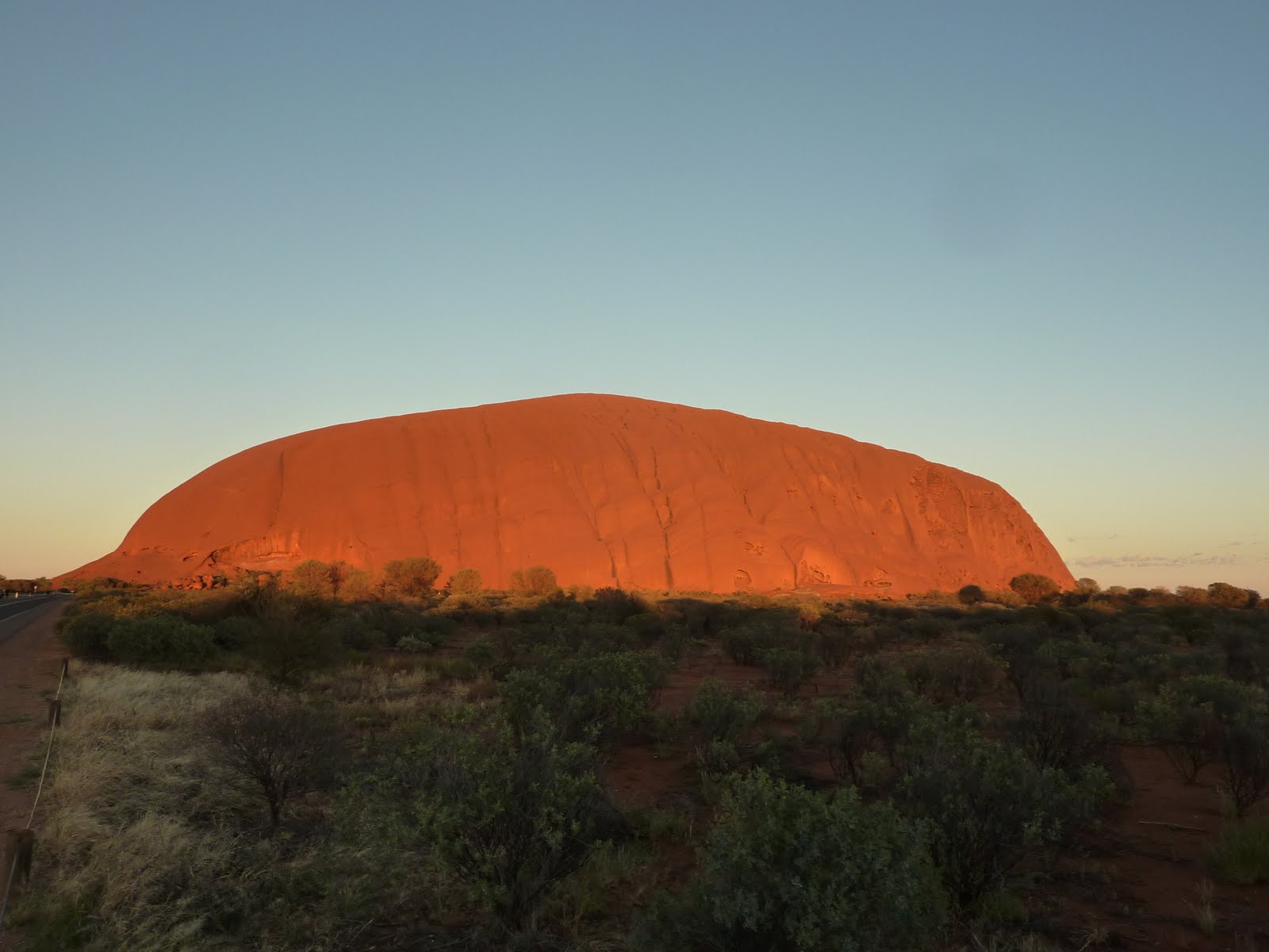 2 canguros por Australia: ULURU, LA ROCA SAGRADA