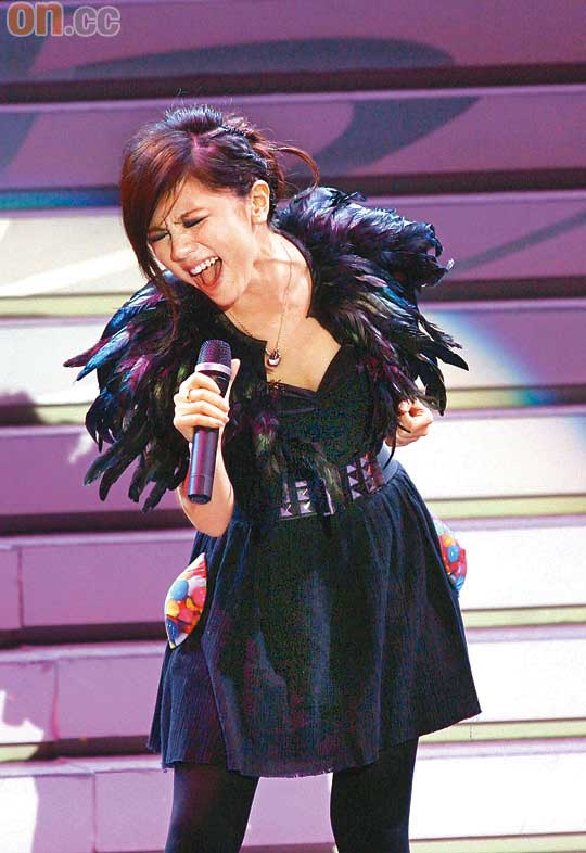 News and Gossip Today: G.E.M youngest female singer to step into Hong ...