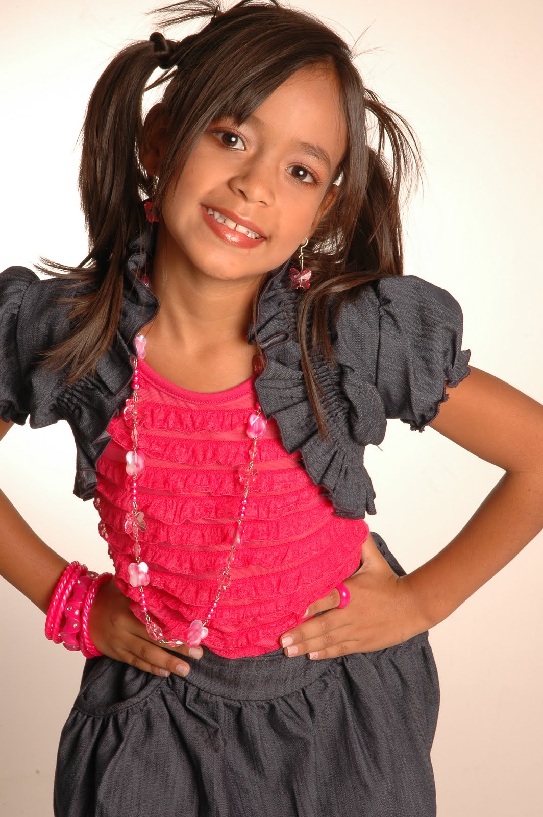 THE MODEL`S AGENCY RAUL ESPINOZA..............