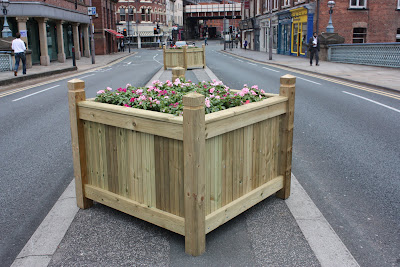 Instaplanta - Container Gardens for a New Generation: Deluxe Self ...