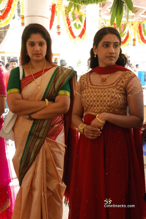 cute photos: Actress Yuvarani new photos