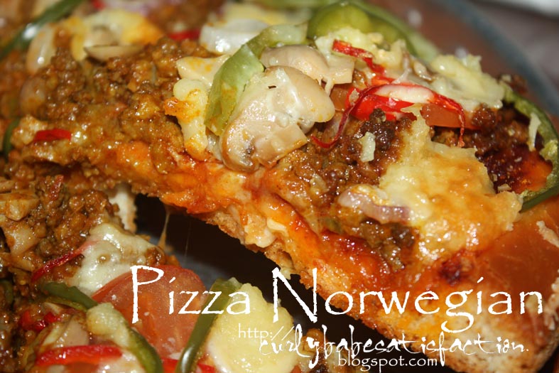 Curlybabe's Satisfaction: Pizza Norwegian