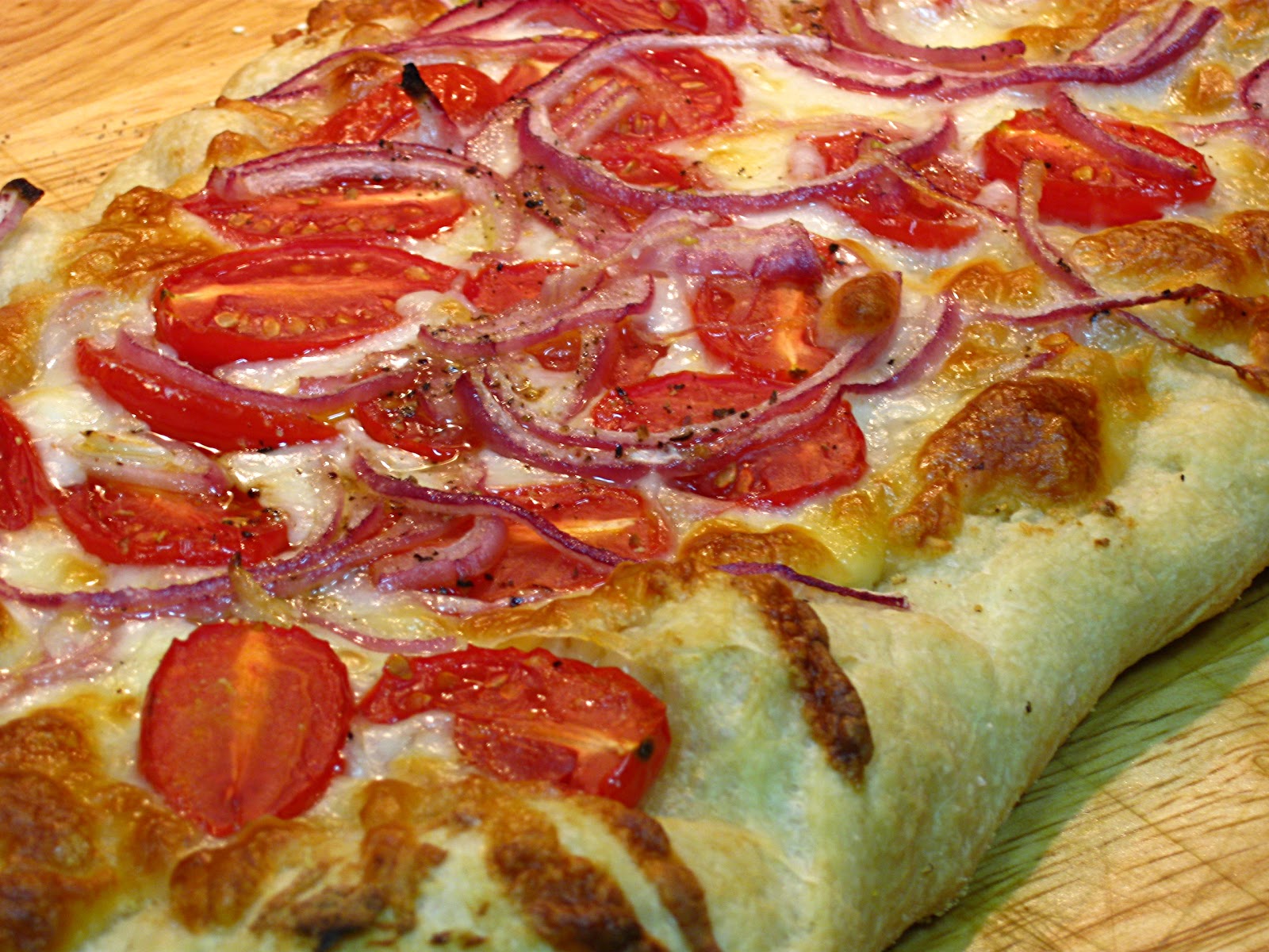 All That Splatters: Roasted Garlic & Grape Tomato Pizza