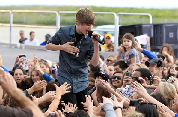 Justin Bieber: Justin Bieber - Live acts and Tours