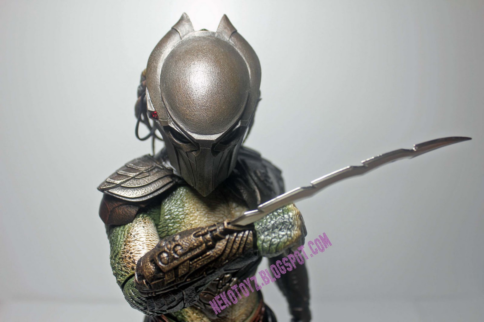 Neko Toyz: Hot Toys MMS 137 1/6 Falconer Predator Review